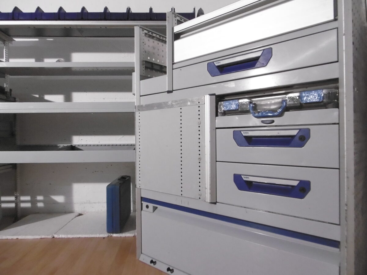 FES BERLIN gebrauchte SORTIMO Fahrzeugeinrichtung GLOBELYST Regal ...